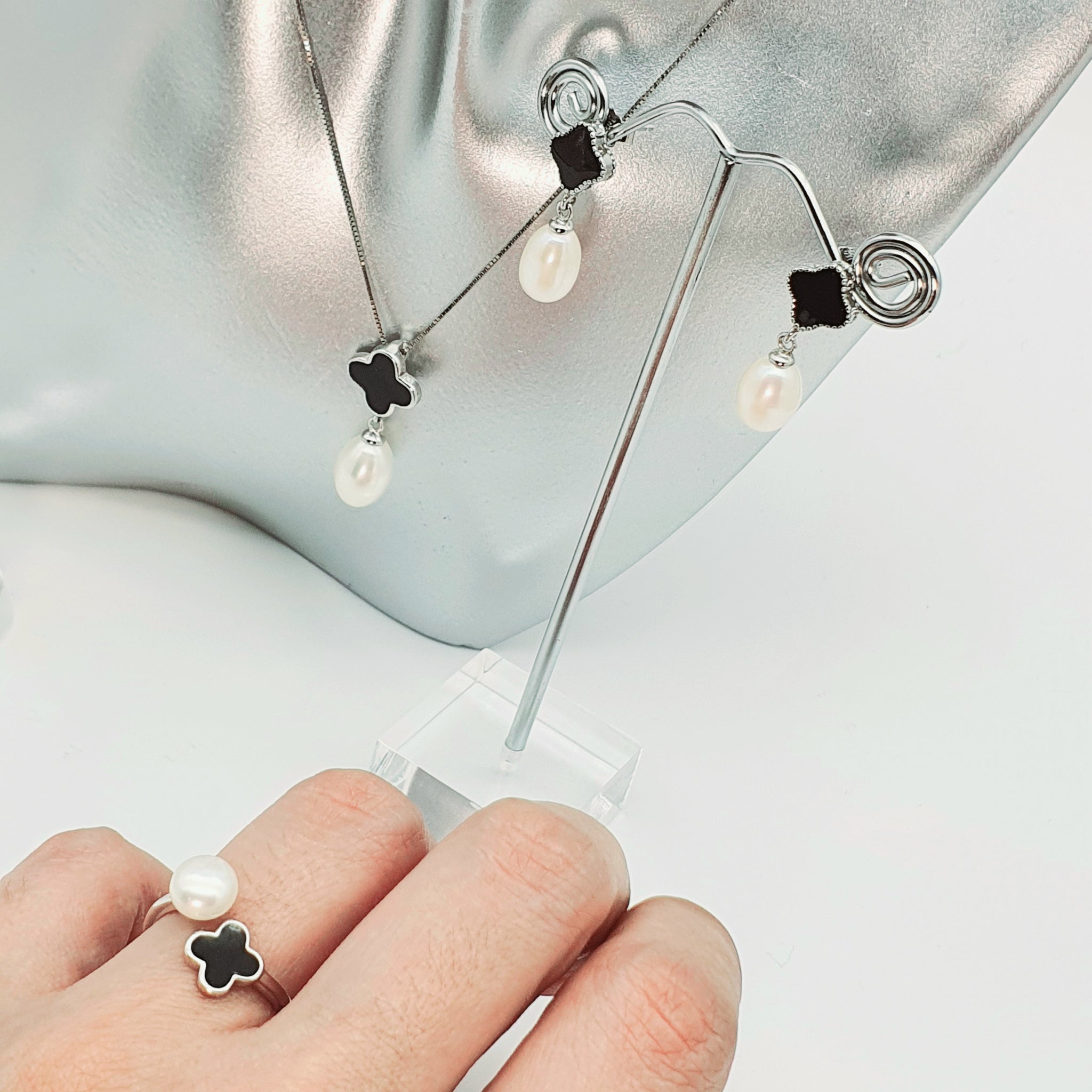 Freshwater Cultured Pearl Clover Set, Sterling Silver | Amis pearl